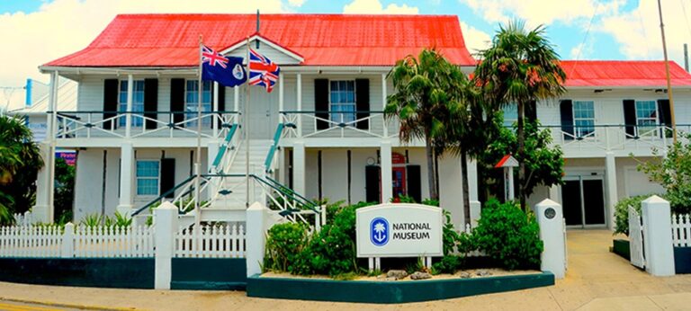 George Town – The Treasure of the Cayman Islands - Wonders of the World ...